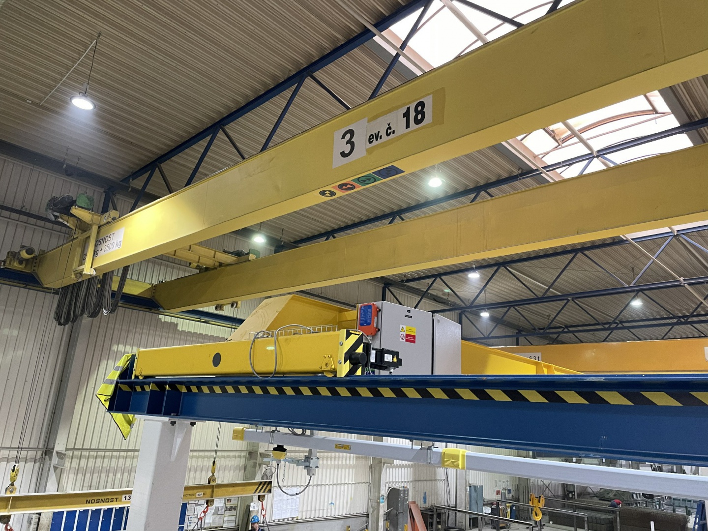 Extensive accessories of enclosed conductor bar Fels Elite | SLT ...