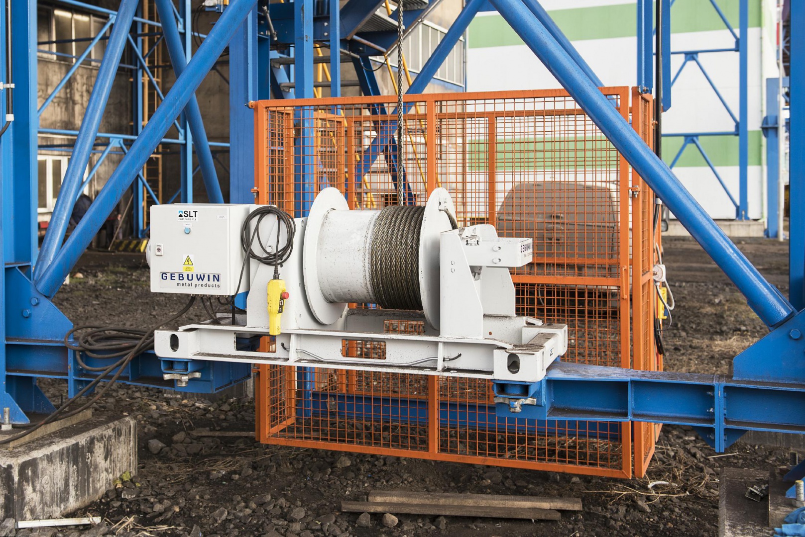 Handover of an atypical stationary electric winch according to the ...