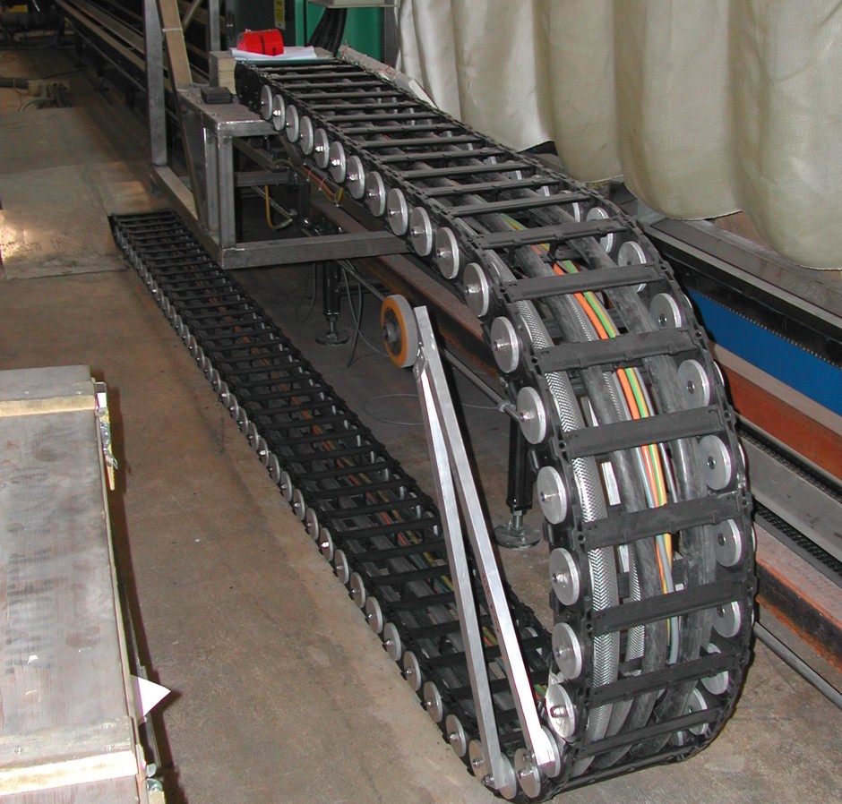 Complex solution of energy guiding chains | SLT components s.r.o.