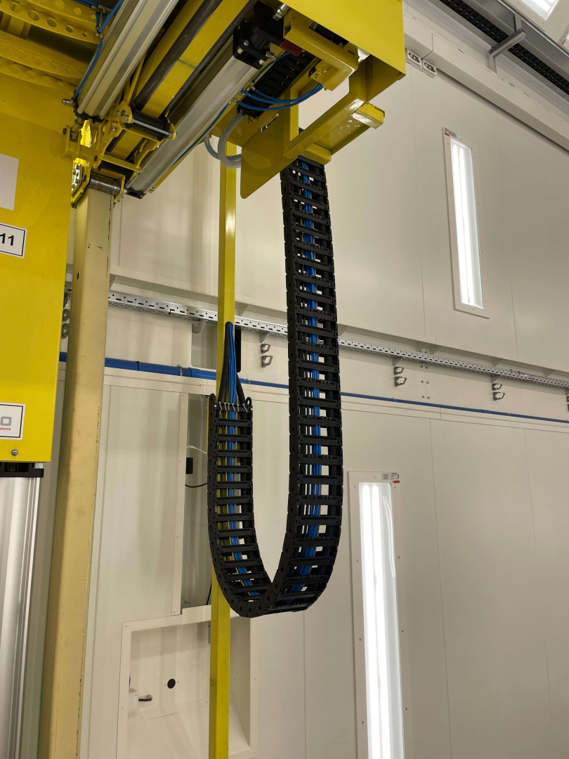 Energy supply for painting platform | SLT components s.r.o.