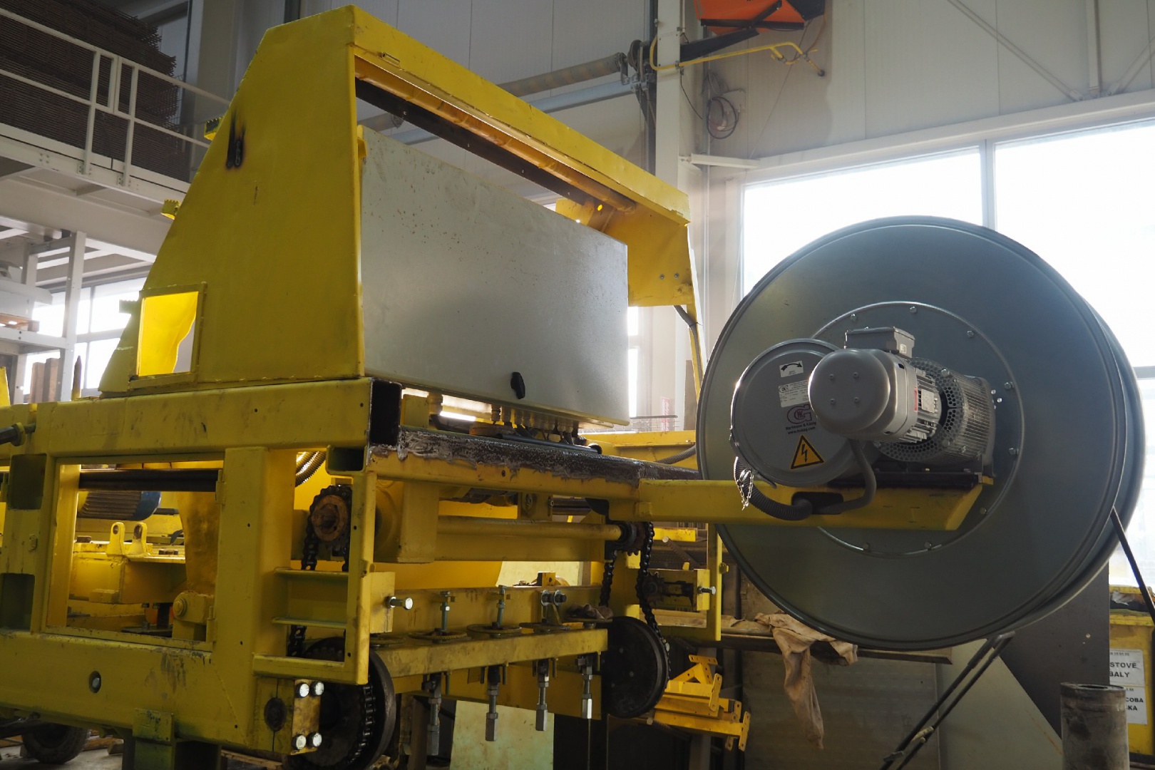 Energy supply of a single-purpose machine for the production of ...