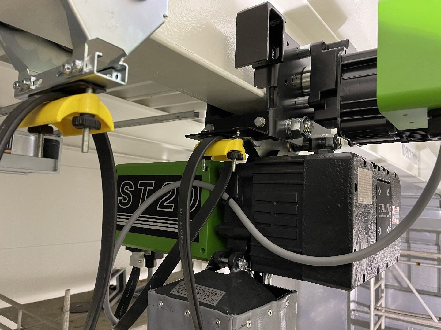 Monorail designed for paint shop maintenance | SLT components s.r.o.