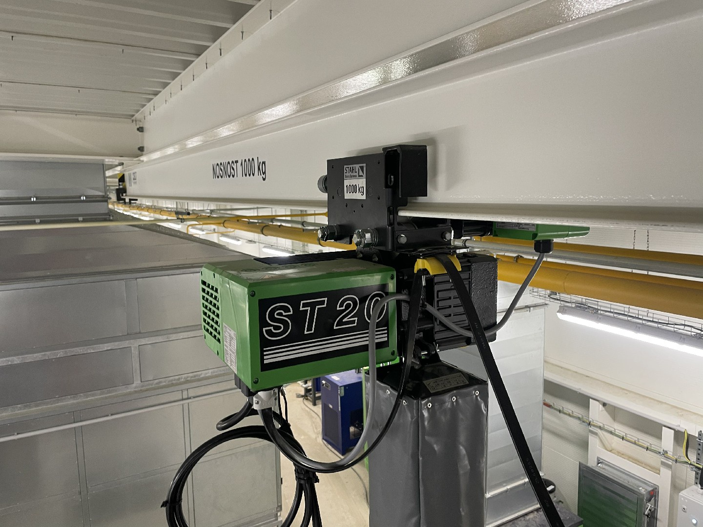 Monorail designed for paint shop maintenance | SLT components s.r.o.