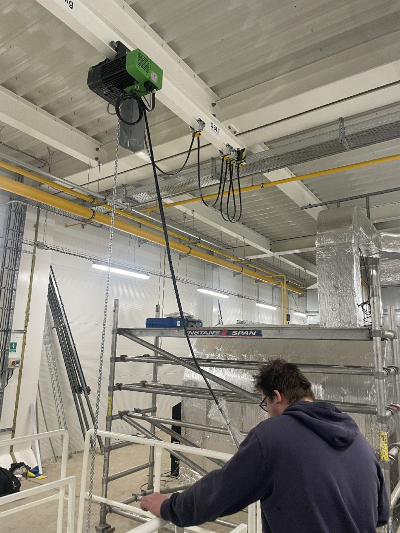 Monorail designed for paint shop maintenance | SLT components s.r.o.