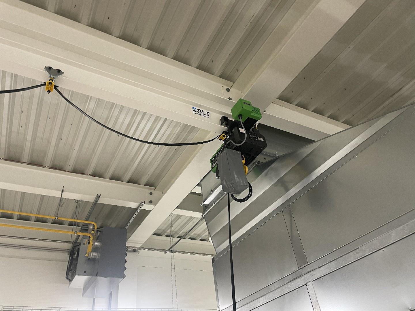 Monorail designed for paint shop maintenance | SLT components s.r.o.