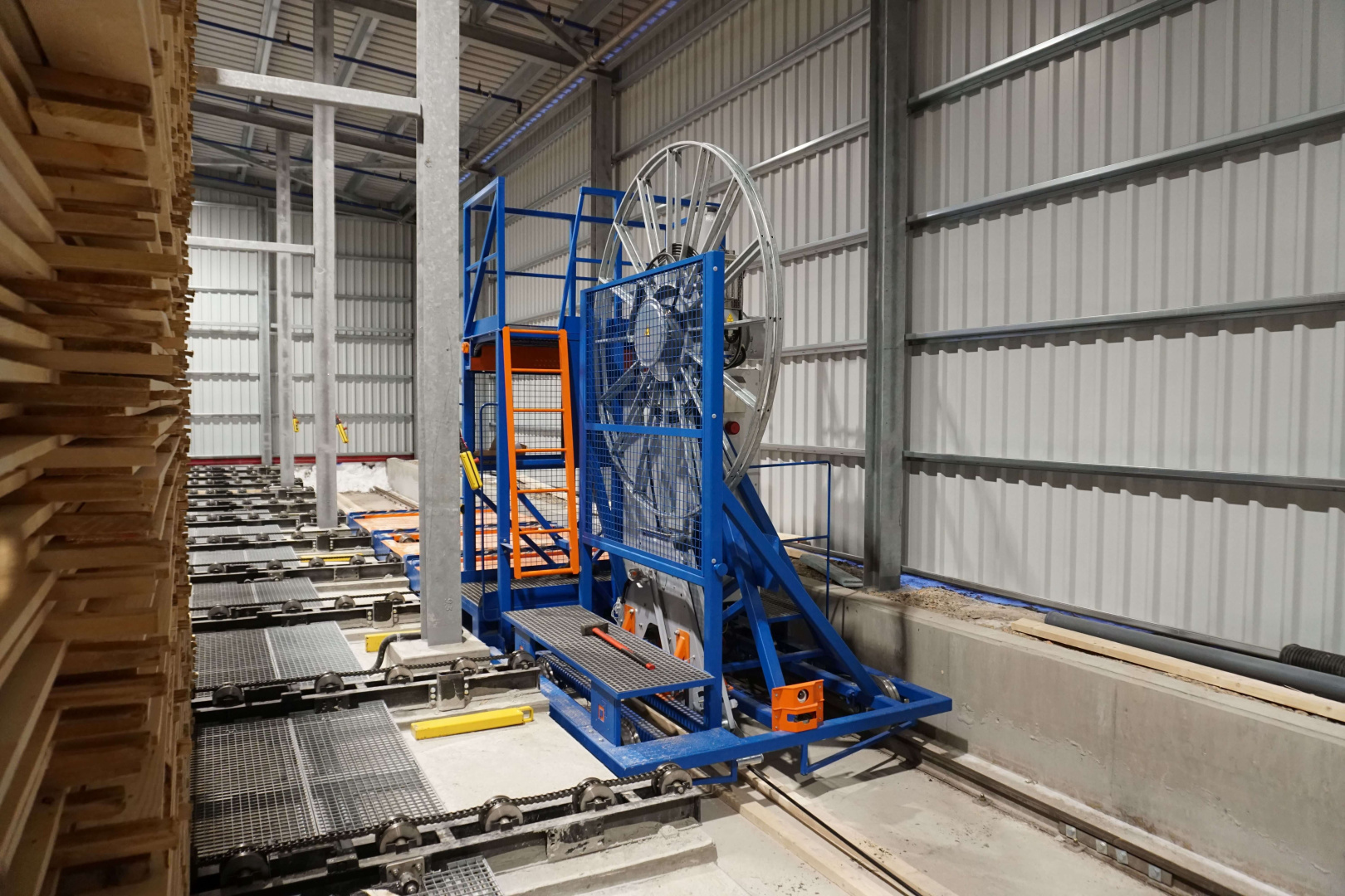 Motorized cable reel for energy supply a manipulator in the wood ...