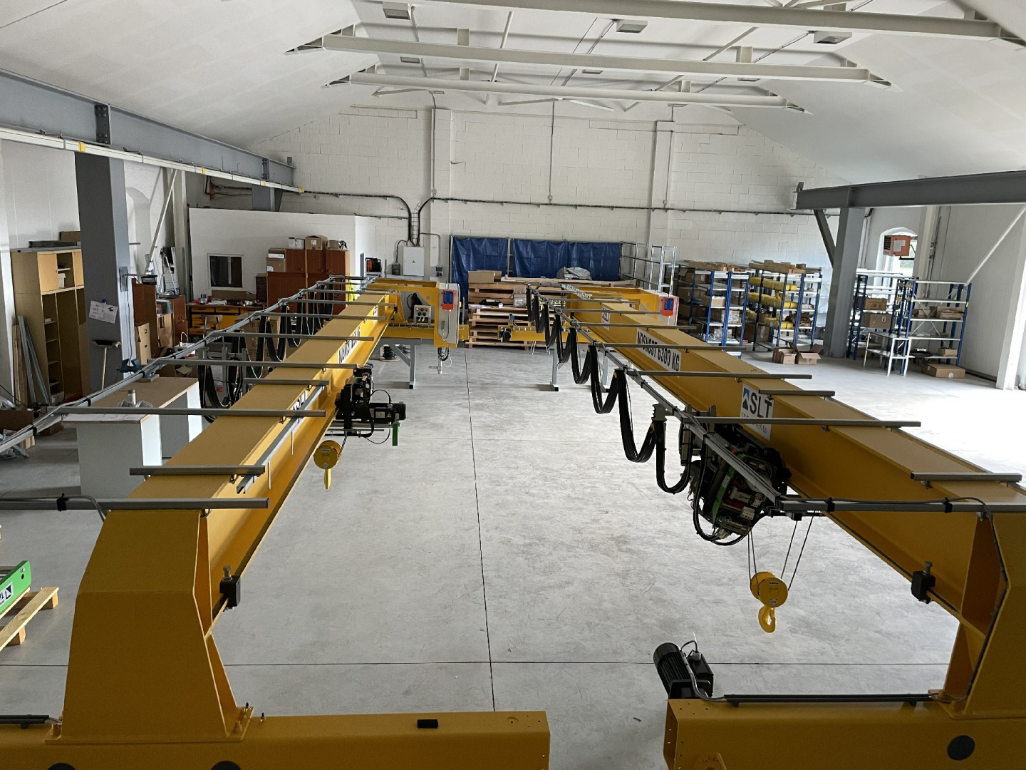 Overhead cranes in tandem operation | SLT components s.r.o.