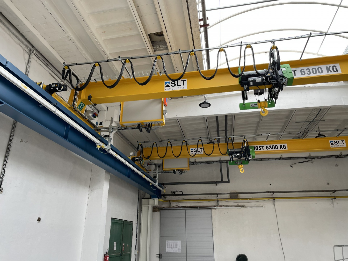 Overhead cranes in tandem operation | SLT components s.r.o.
