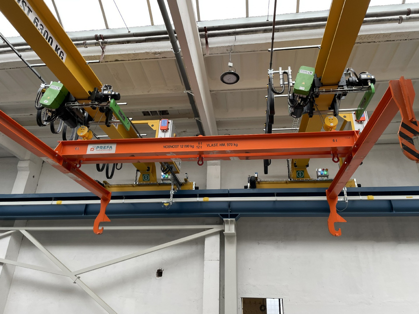 Overhead cranes in tandem operation | SLT components s.r.o.