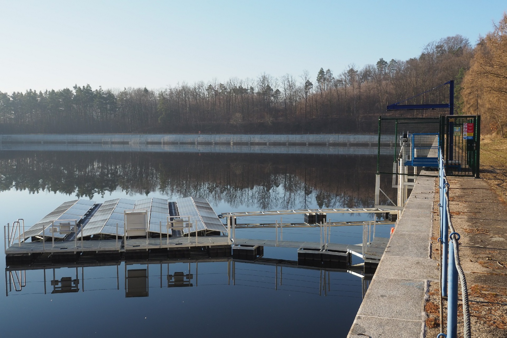 Power supply of the floating pier with photovoltaic panels | SLT ...