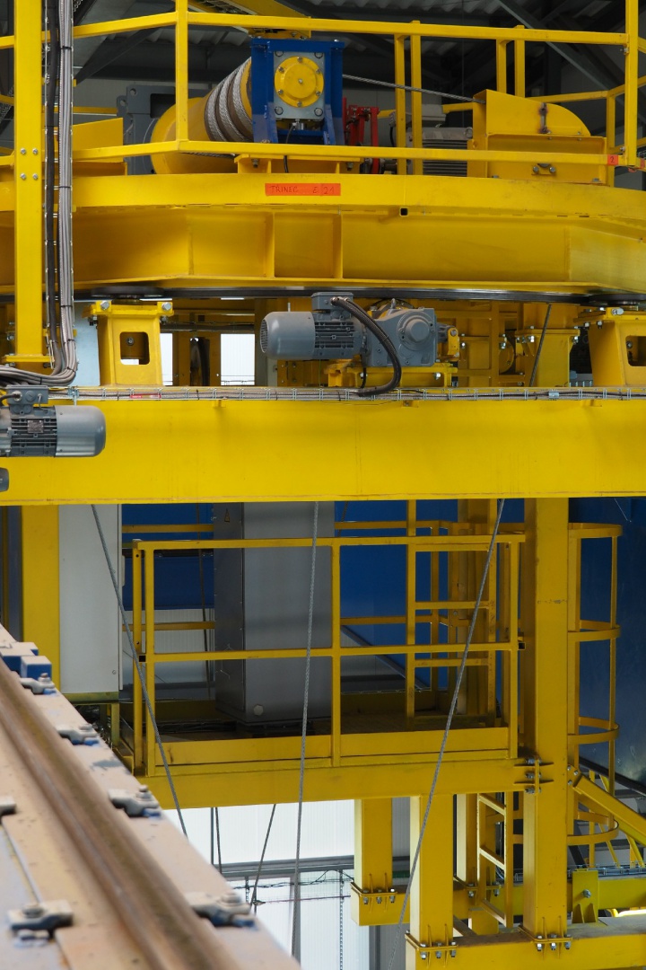 Slip ring collector for turning crab on a bridge cranes in ...